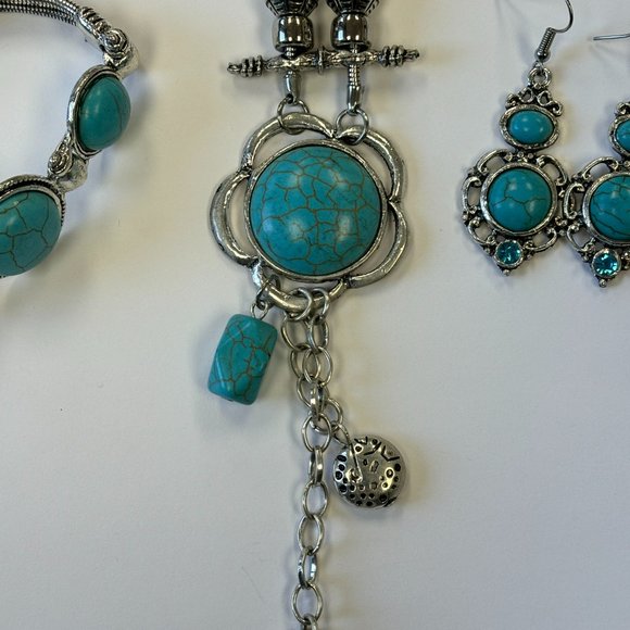 Fifth Ave | Jewelry | Turquoise Vintage Set Necklace Earrings And ...